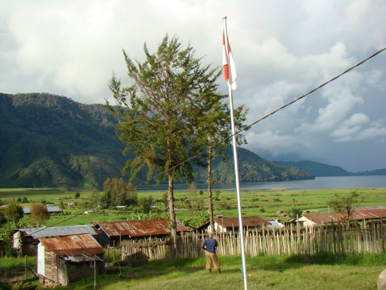 Pesona Danau Paniai, Tanah Surga di Papua yang Harus Dikunjungi | Hibur.id