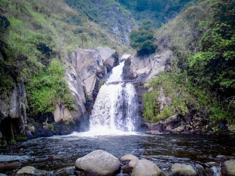 Menikmati Keindahan Tepian Danau Toba Bersama Keindahan Dewi Tipang ...