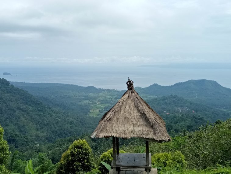 Keindahan Panorama Alam di Bukit Putung Karangasem Bali | Hibur.id