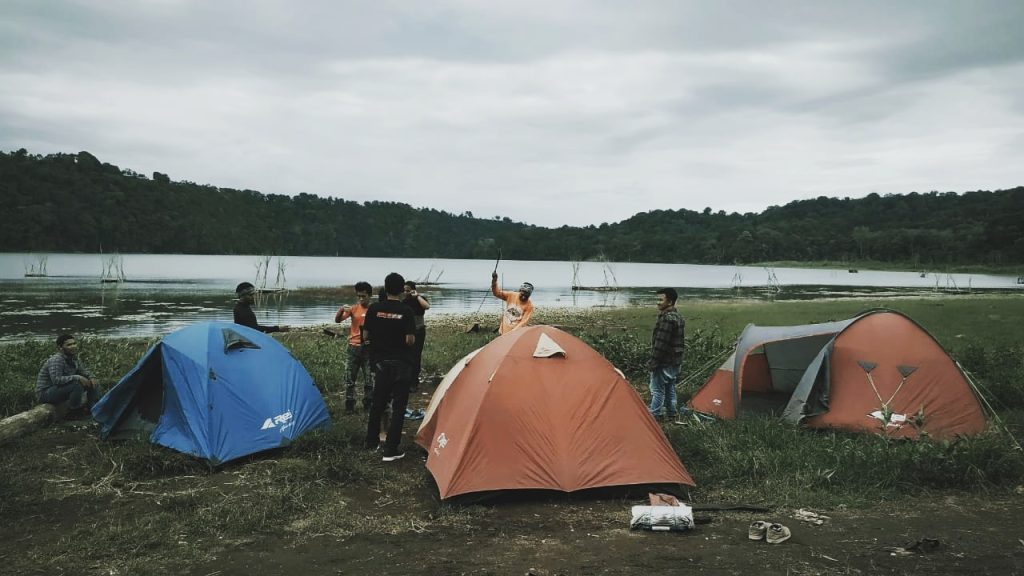 Sensasi Berkemah Di Danau Tamblingan | Hibur.id