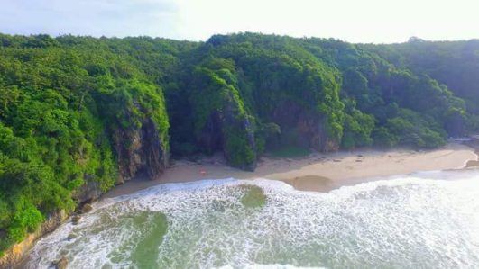 Sensasi Berkemah Di Pantai Goa Langir | Hibur.id