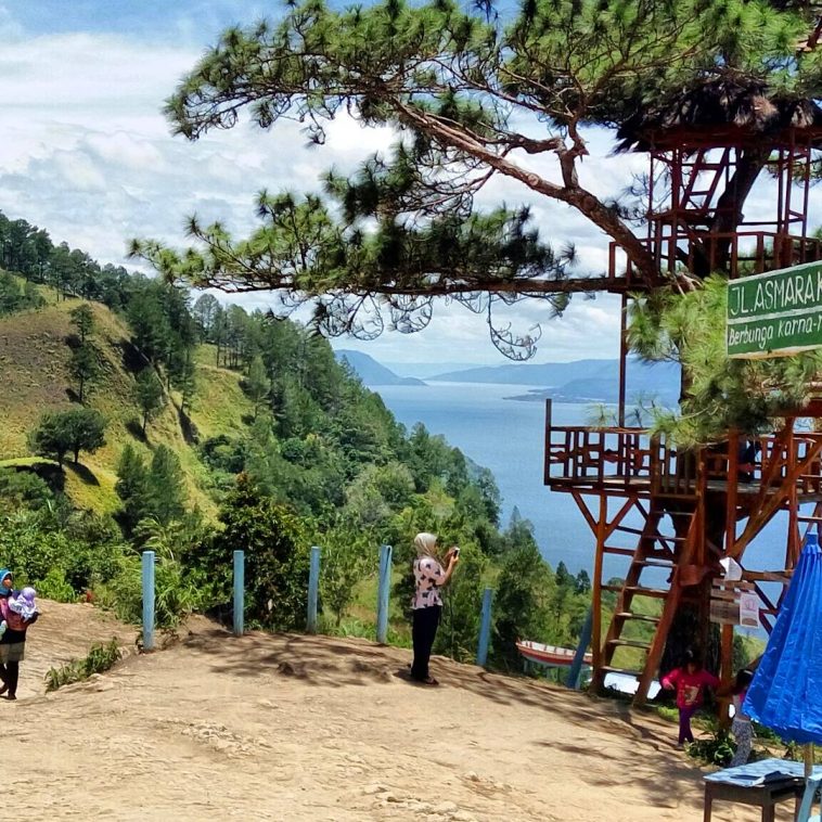 Menikmati Keindahan Danau Toba Dari Ketinggian Dengan Berkemah Di Bukit ...