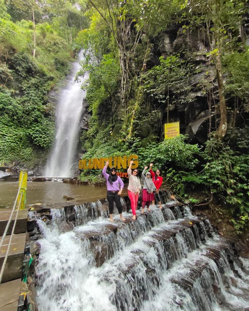 Berkemah Bersama Keluarga Di Air Terjun Dlundung | Hibur.id