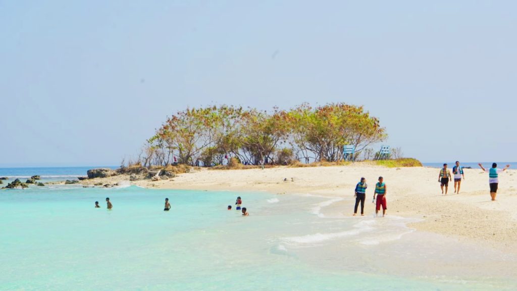 Mengisi Liburan Singkat? Datang Saja Ke Pulau Badul! | Hibur.id