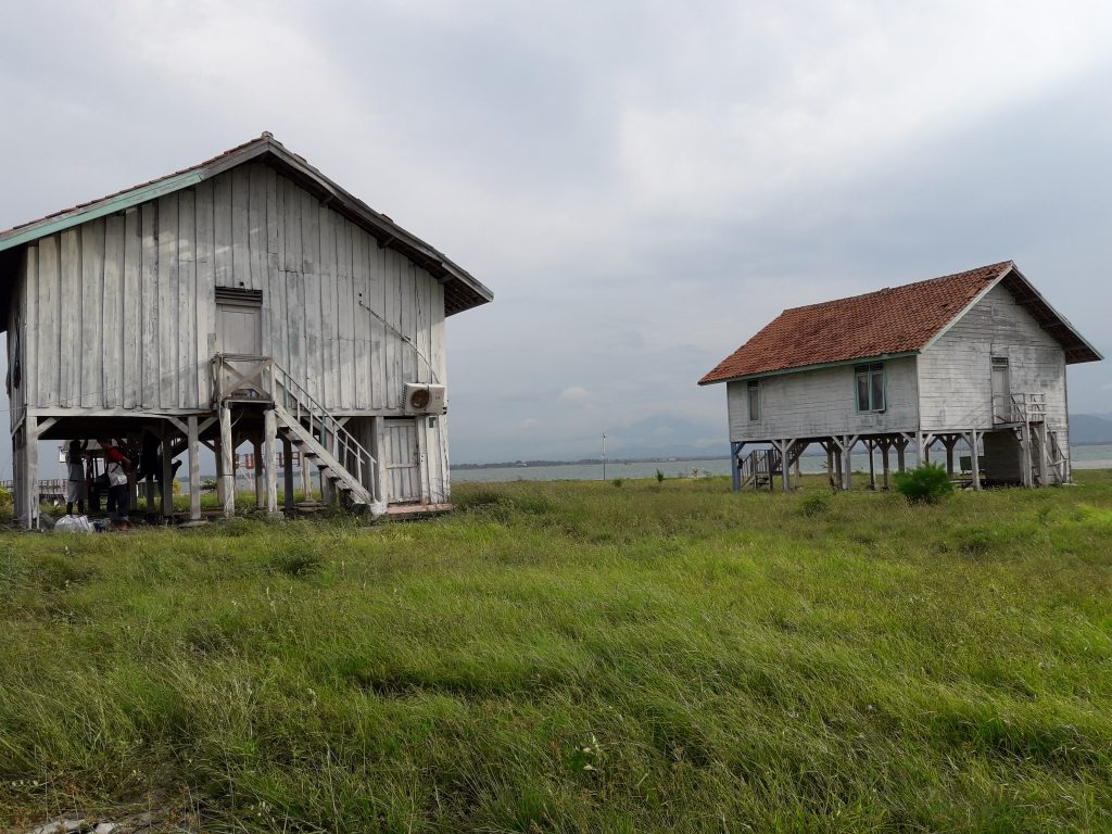 Ingin Bersantai Seperti di "Private Island"? Kunjungi Saja Pulau Lima ...