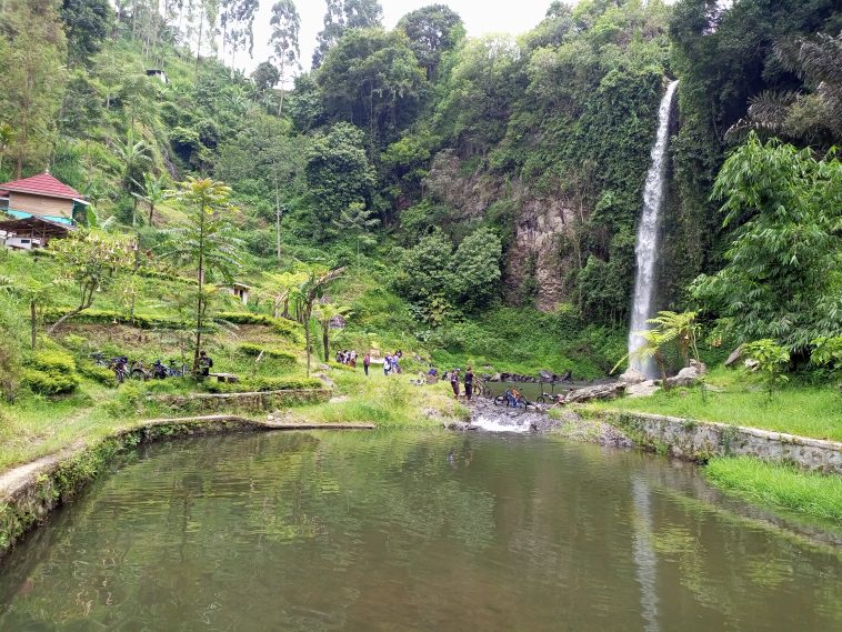 Berkemah Di Curug Bugbrug Yang Indah Dan Eksotis | Hibur.id