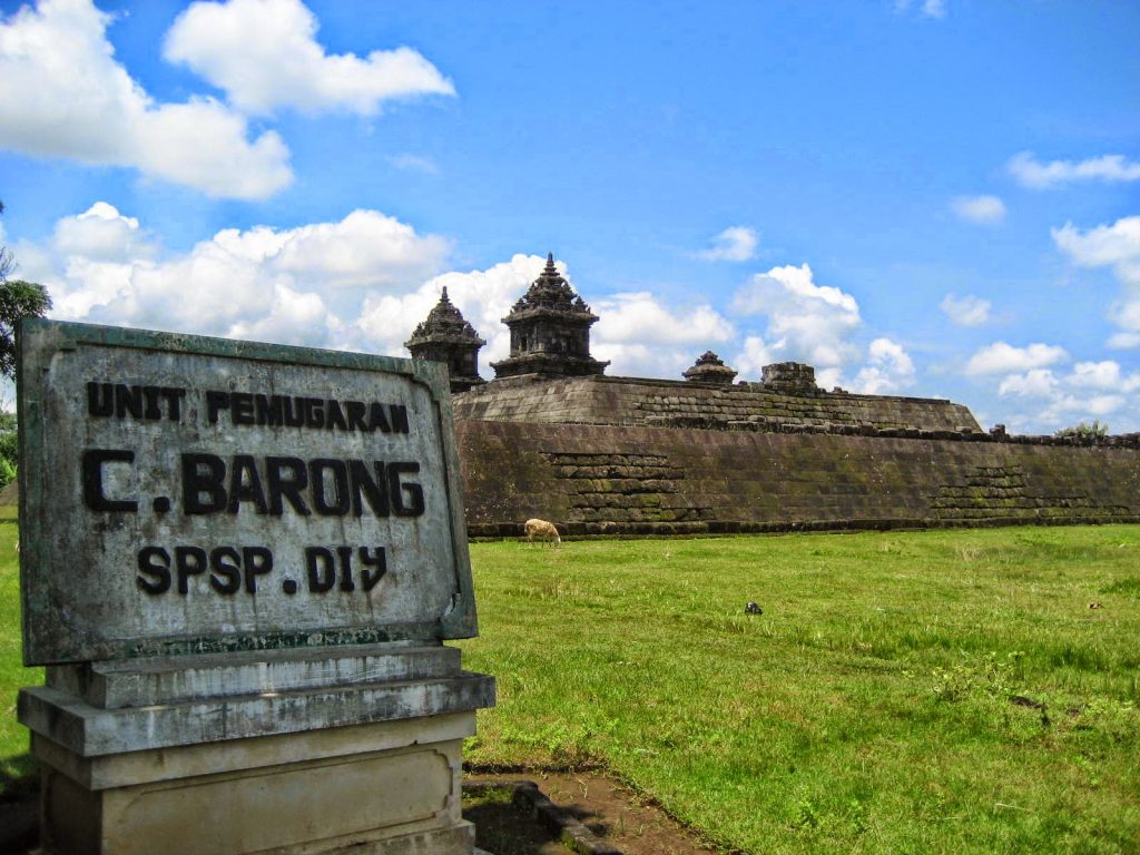 Menikmati Indahnya Sunset Di Candi Barong Daerah Istimewa Yogyakarta ...