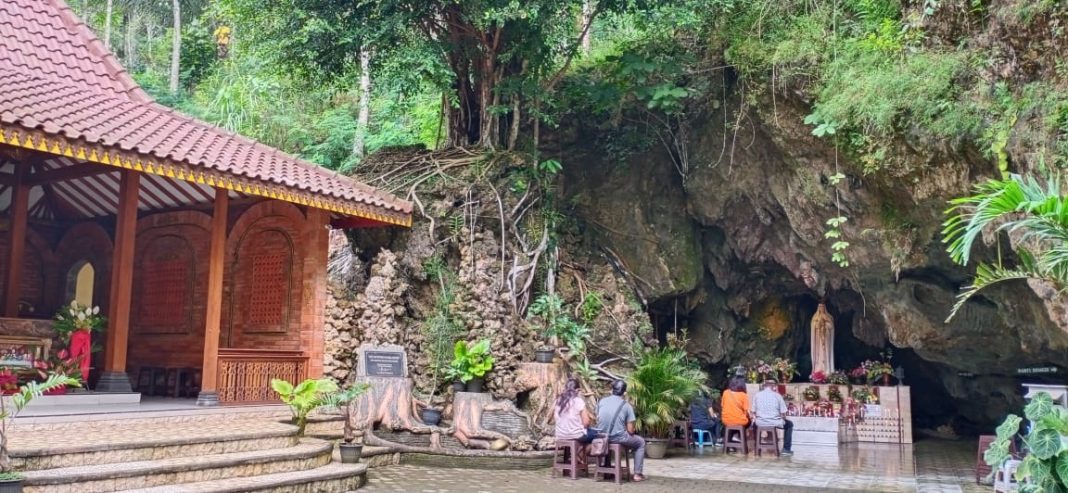 Ini Dia Wisata Religi Goa Maria Lawangsih Yang Wajib Didatangi Umat ...
