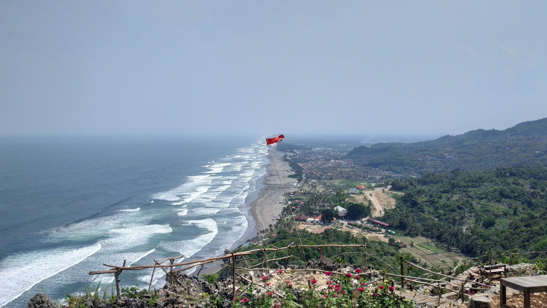 Pantai Parang Endog, Rasakan Sensasi Private Beach! | Hibur.id