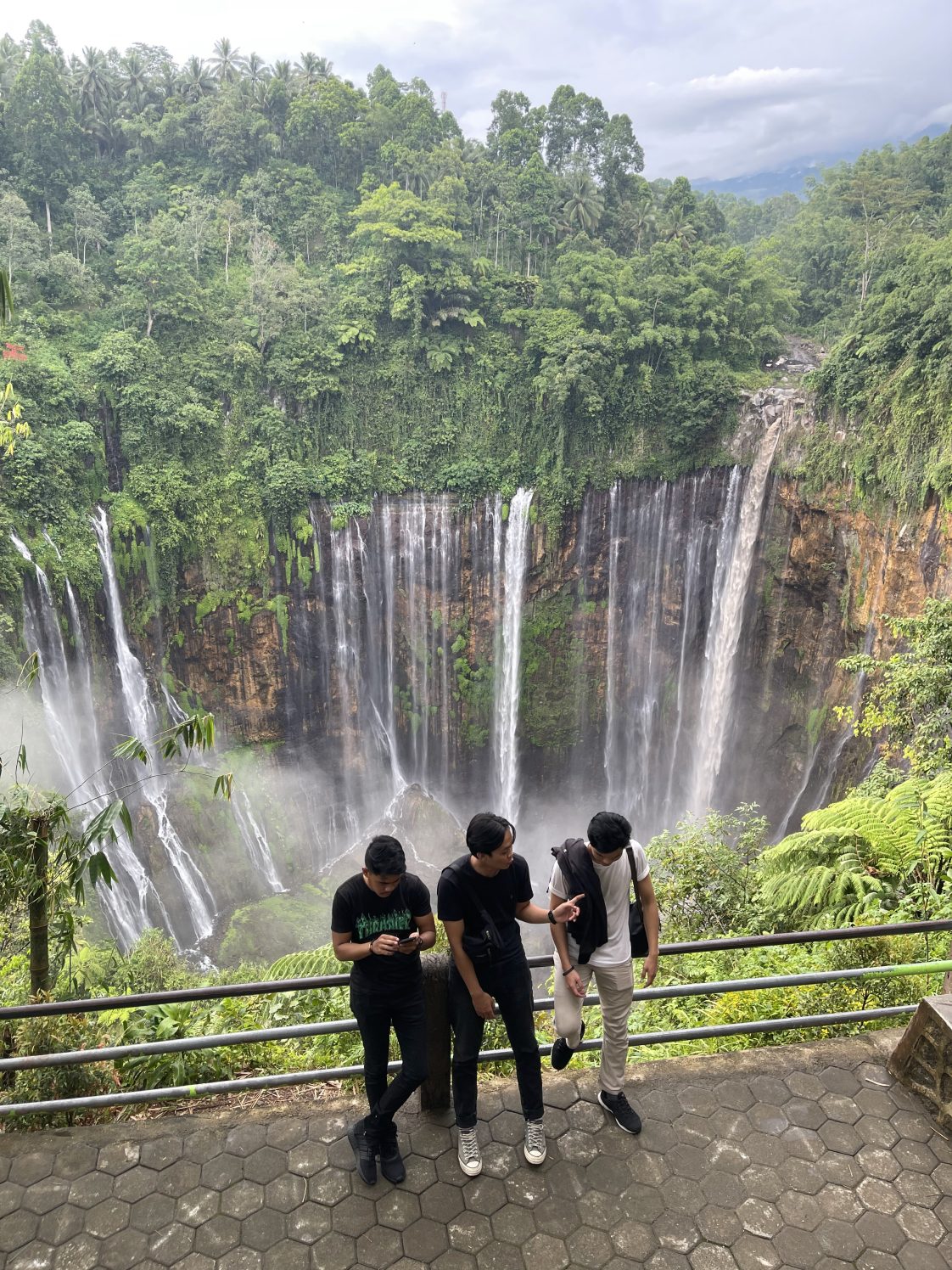 Air Terjun Tumpak Sewu - Air Terjun Niagaranya Indonesia - Hibur.id