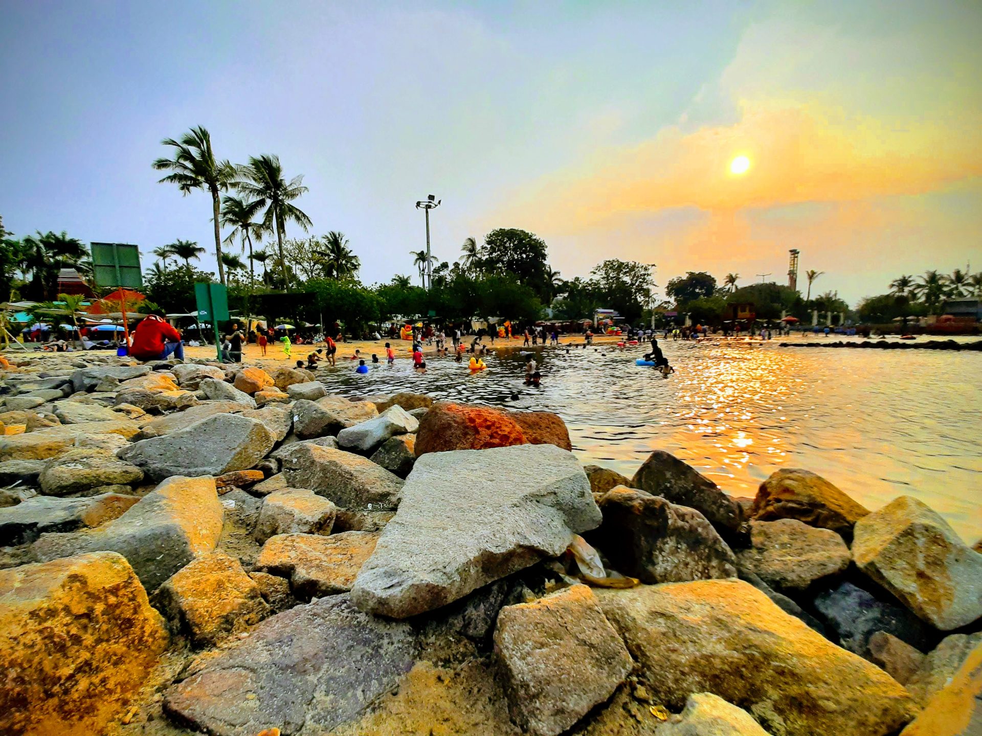 Sunset Cantik di Pantai Cantik, Hanya Pantai Marina Ancol Pilihannya ...