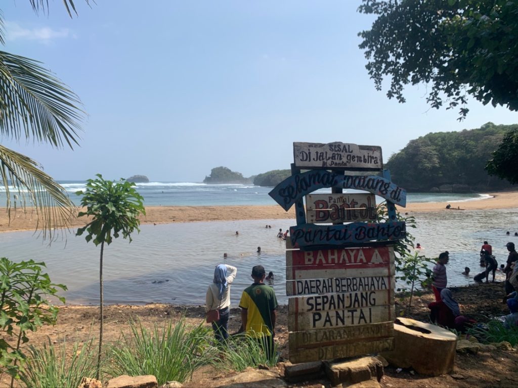 Pantai Bantol - Pesona Pantai Dengan Paduan Pantai, Goa Dan Hutan Bakau ...