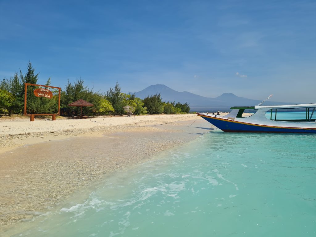 Serunya Berkemah Dan Snorkeling Di Pulau Tabuhan Banyuwangi | Hibur.id