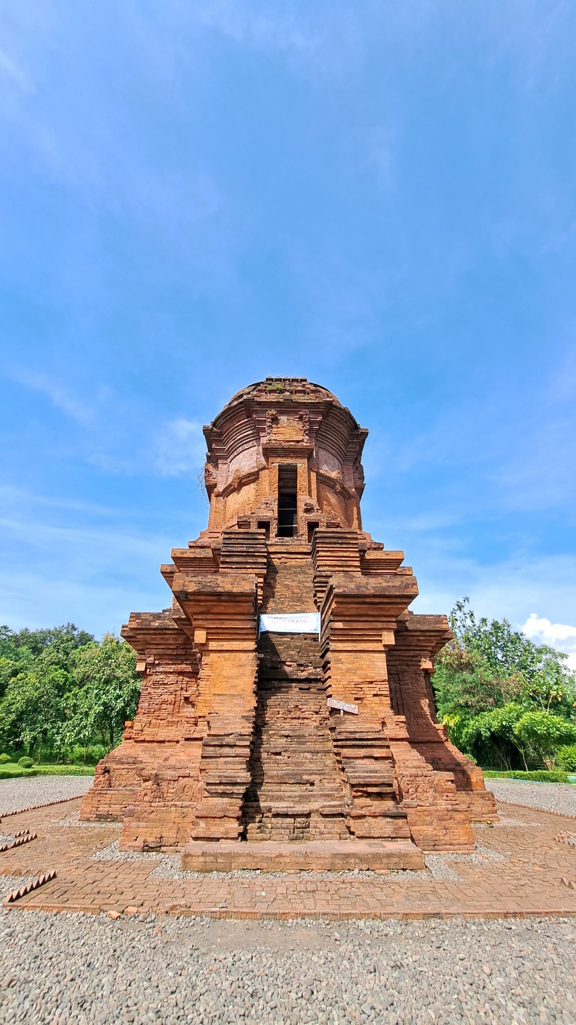 Pesona Candi Jabung - Candi Peninggalan Kerajaan Majapahit | Hibur.id