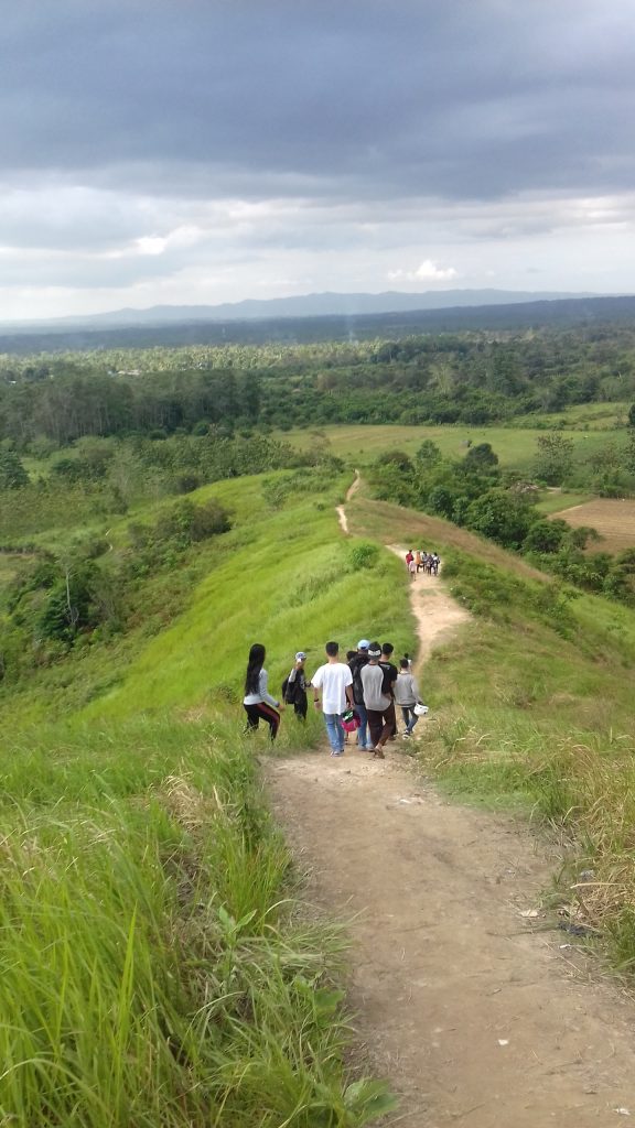 Daya Tarik dan Pesona Bukit Alebo Yang Mengesankan | Hibur.id