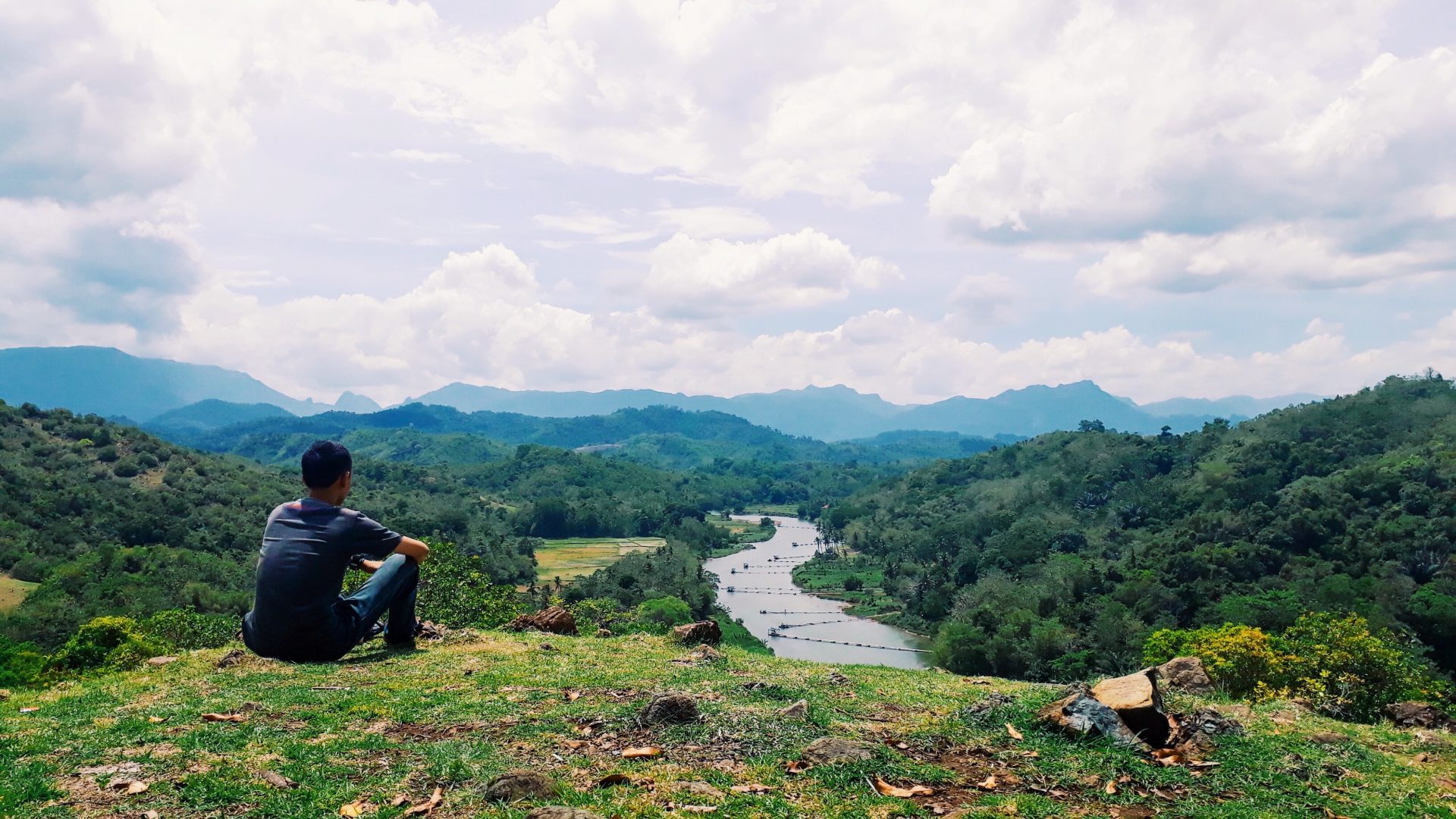 Berkemah Dan Paralayang Di Bukit Maddo | Hibur.id