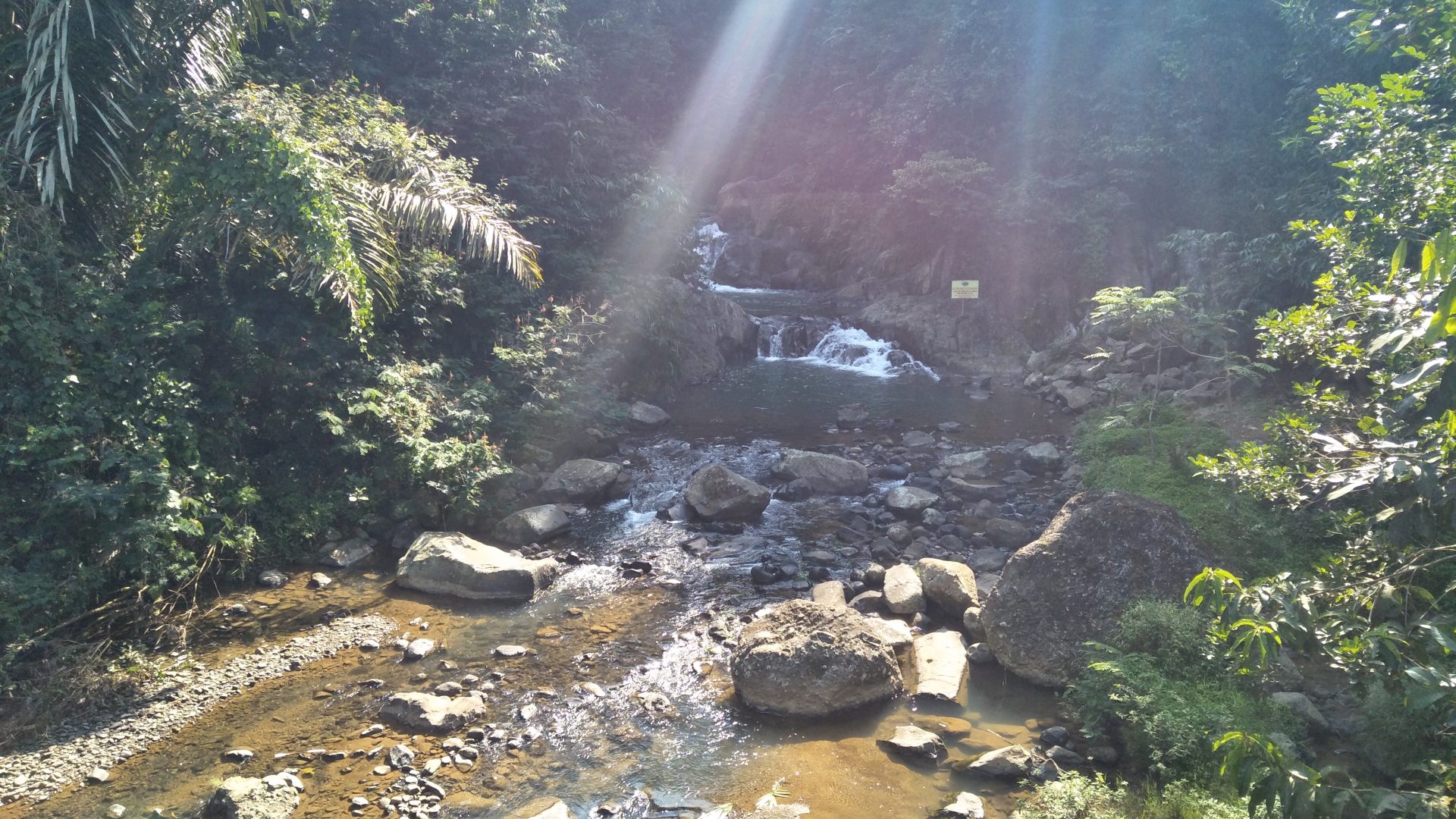 Curug Rahong Cisewu Garut, Wisata Eksotis yang Penuh Misteri | Hibur.id