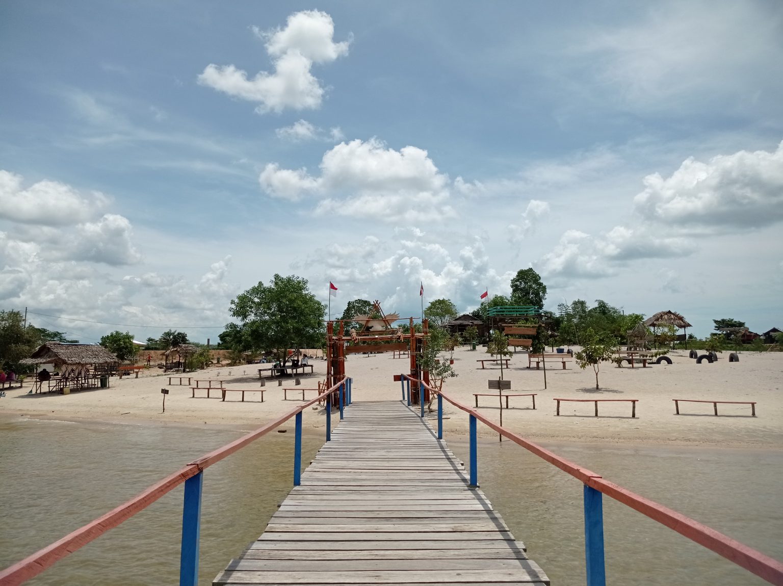 Keindahan Danau Pading, Lokasi Wisata Yang Dulunya Bekas Tambang Timah ...