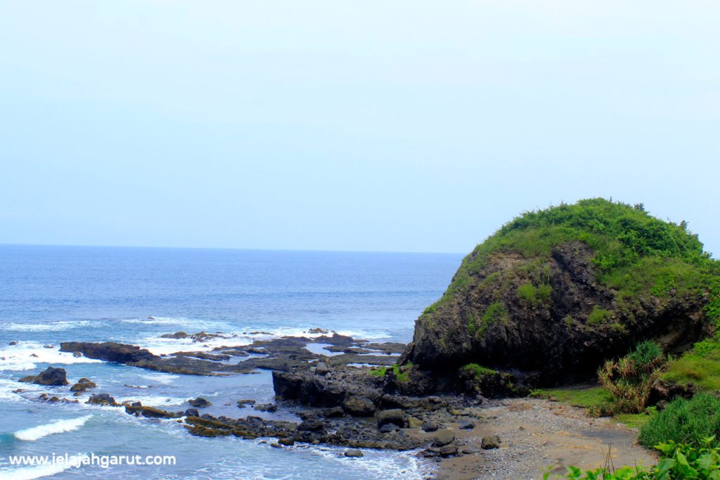 Pantai Karang Tepas - Hidden Gem Garut | Hibur.id