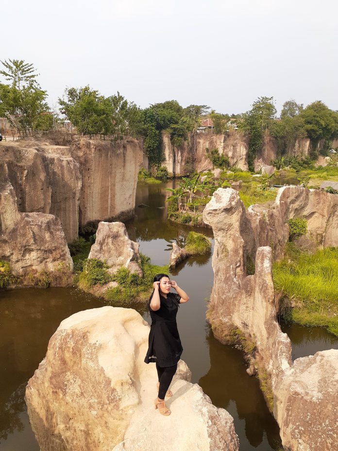 Pesona Tebing Koja Kandang Goa Gozila, Tempat Wisata Bekas Penambangan ...