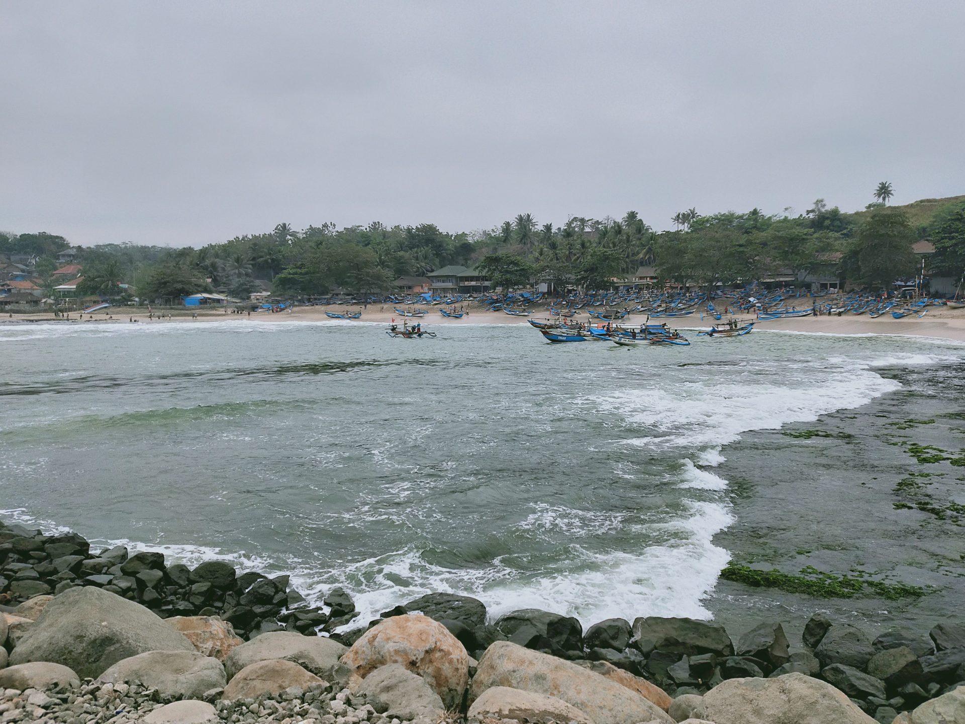Pantai Rancabuaya -Wisata Garut - Destinasi Travel Indonesia | Hibur.id