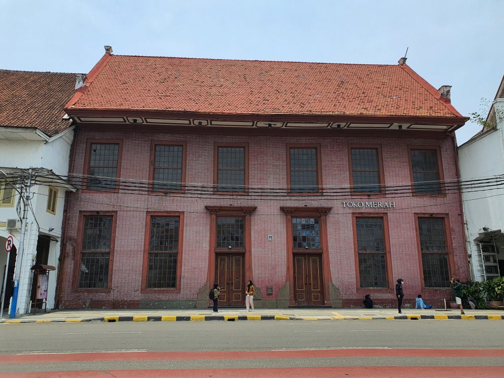 Inilah Toko Merah, Salah Satu Wisata Bersejarah di Jakarta Barat | Hibur.id