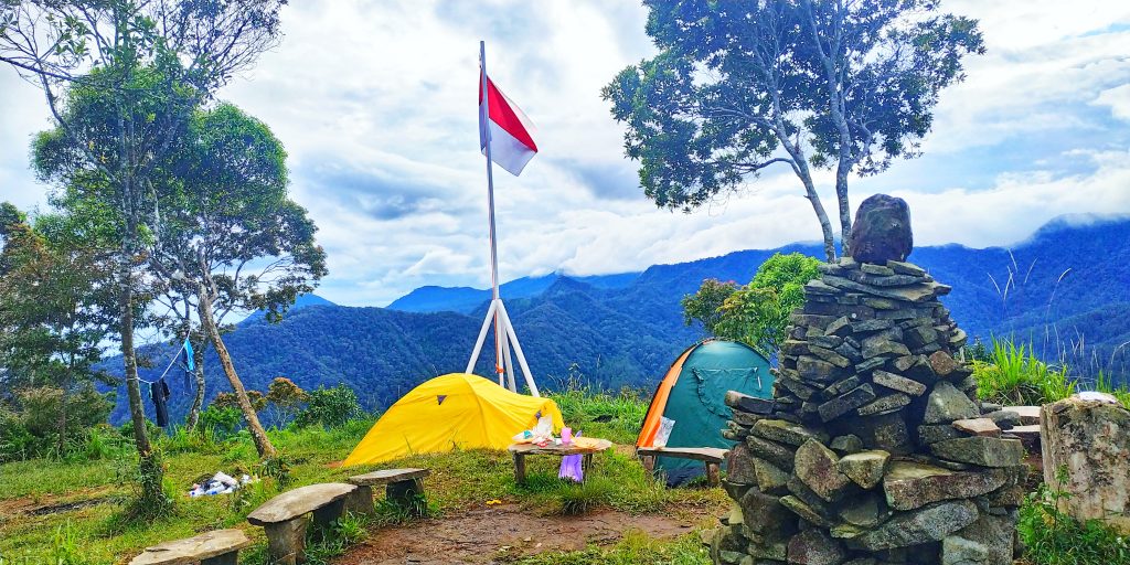 Pesona Puncak Hanoman Kendalisodo, Gunung Alami Yang Sangat Mempesona ...