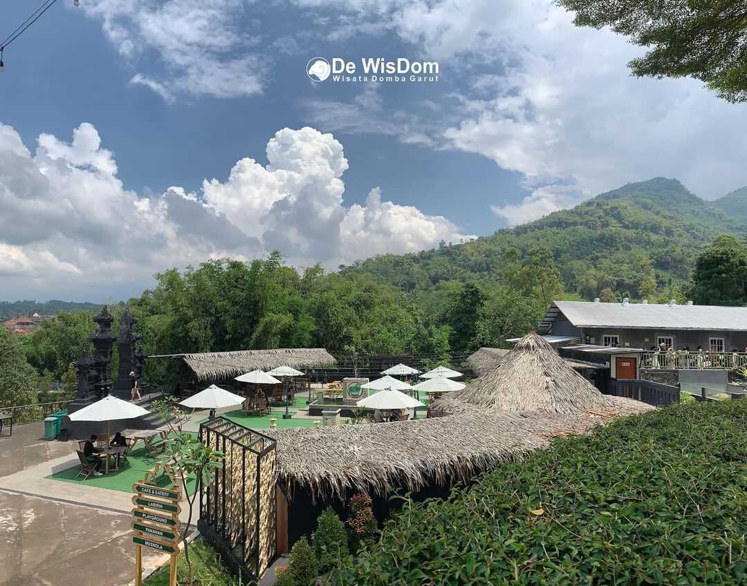 Berkemah dan Bersenang - Senang Di De Wisdom Garut - Destinasi Travel ...