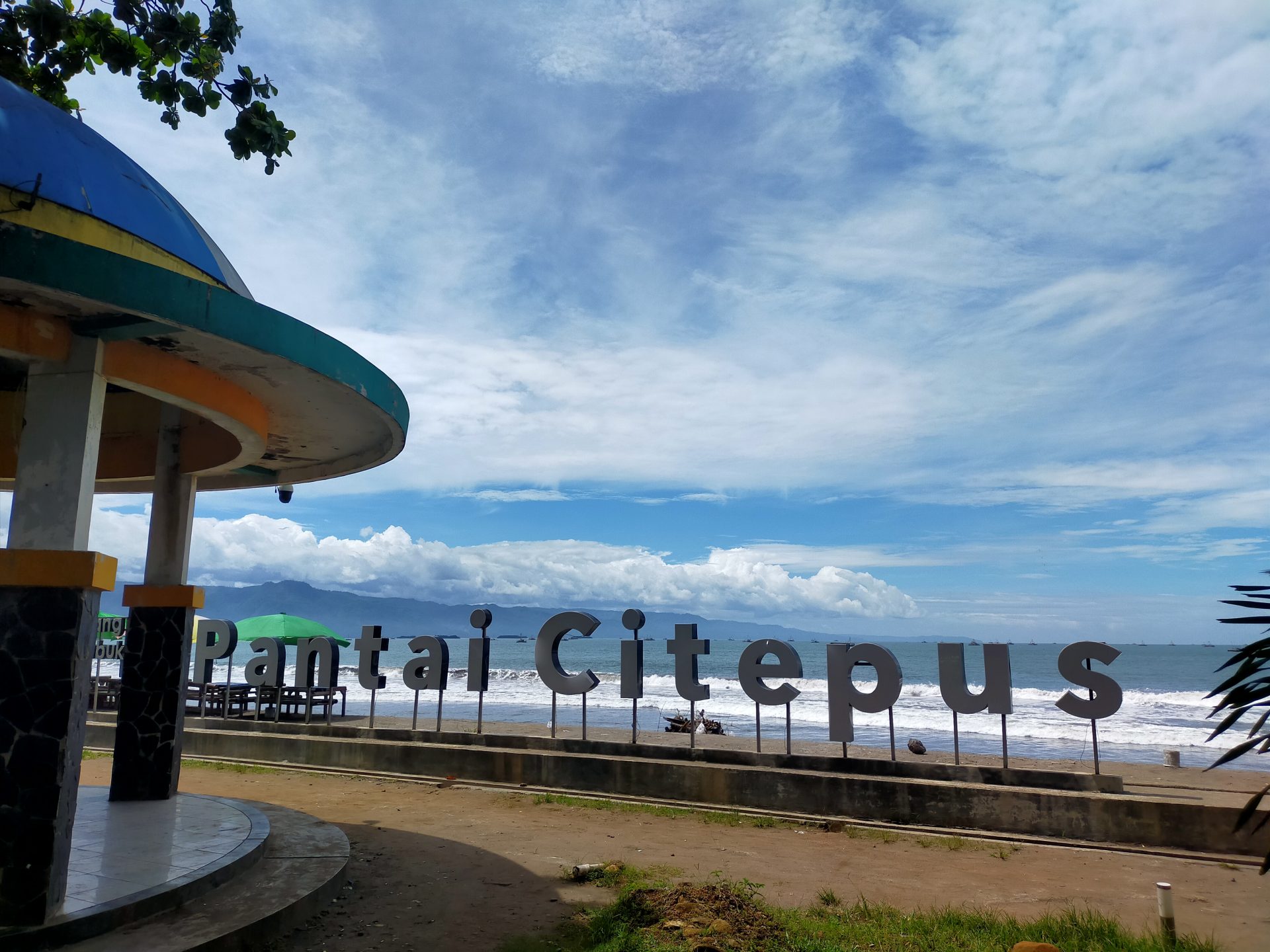 Pantai Citepus - Cantiknya Wisata Bahari di Teluk Pelabuhan Ratu | Hibur.id