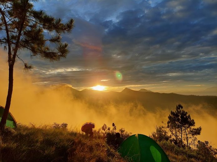 Gunung Putri Lembang, Gunung Dengan Pemandangan Yang Eksotis - Destinasi Travel Indonesia