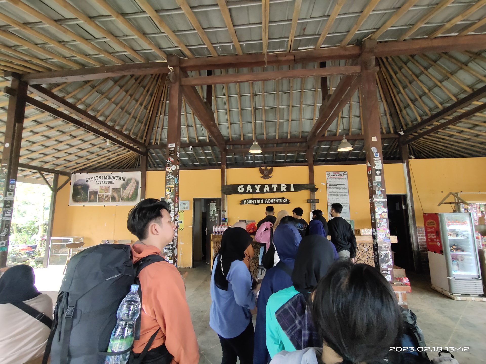 Camping Gayatri Citeko, Spot Berkemah Dengan Keindahan Gunung Gede ...