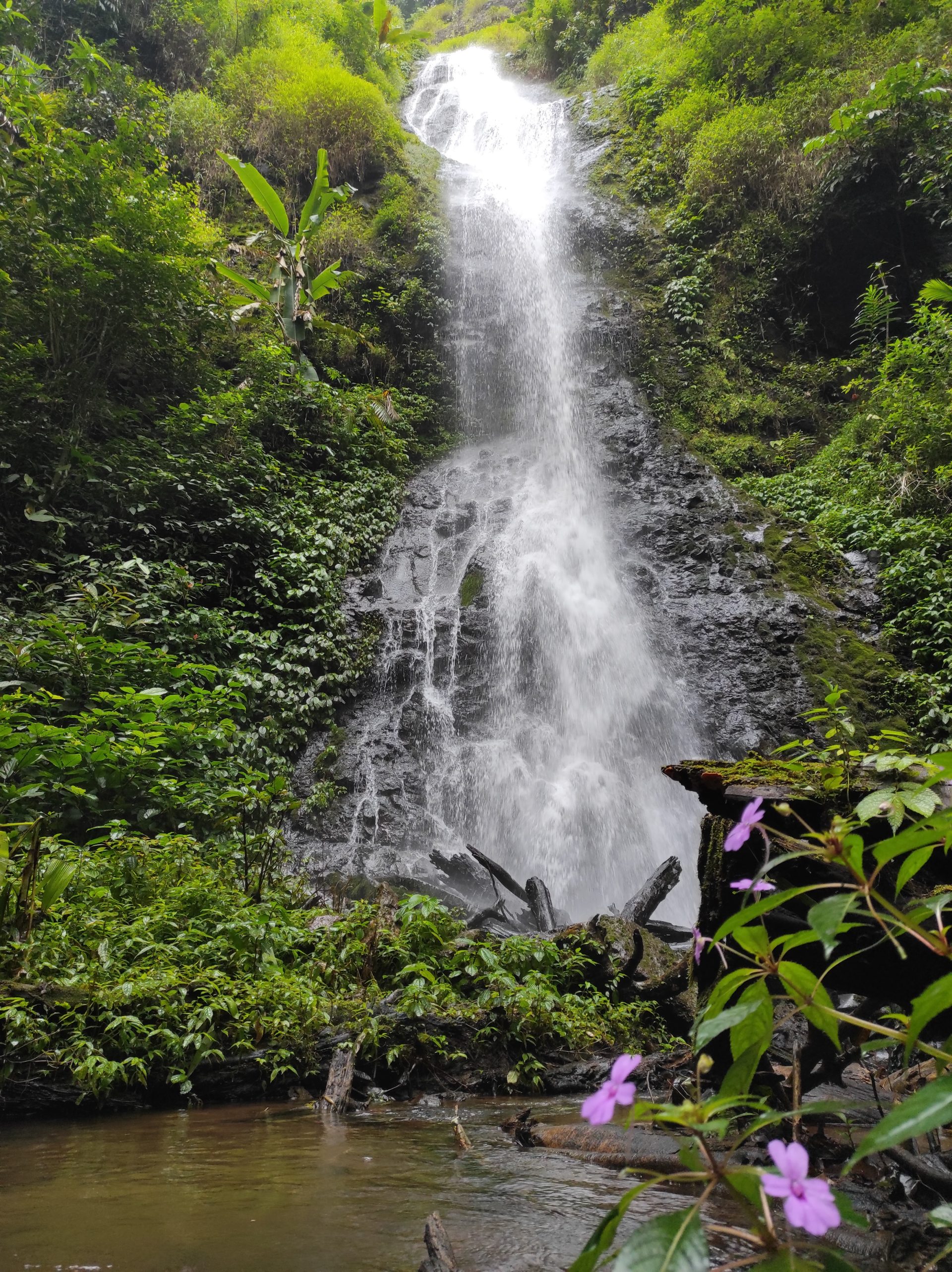 Curug Sabuk, Curug Indah Yang Tersembunyi Di Sumedang | Hibur.id