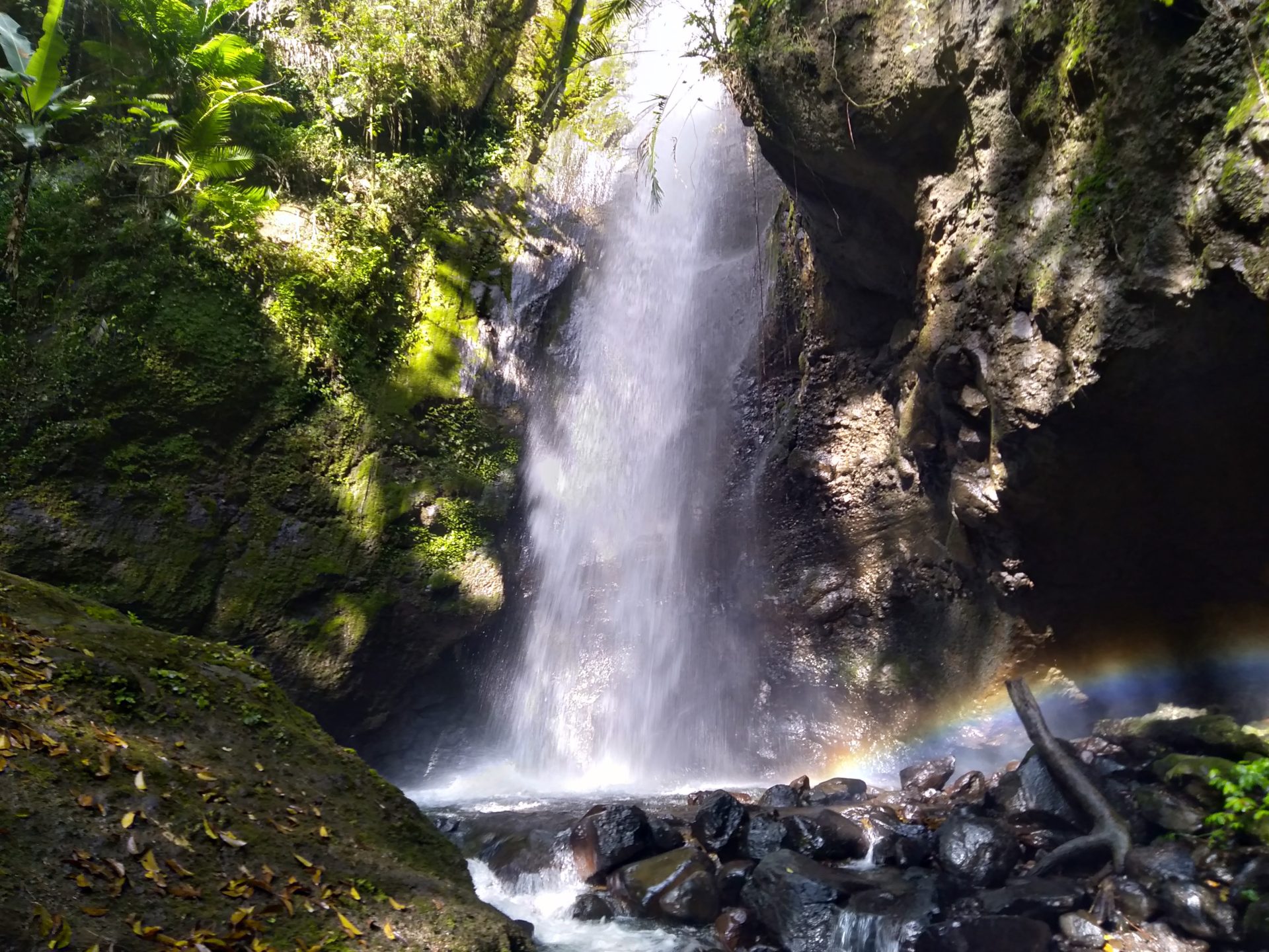 Curug Sabuk, Curug Indah Yang Tersembunyi Di Sumedang | Hibur.id