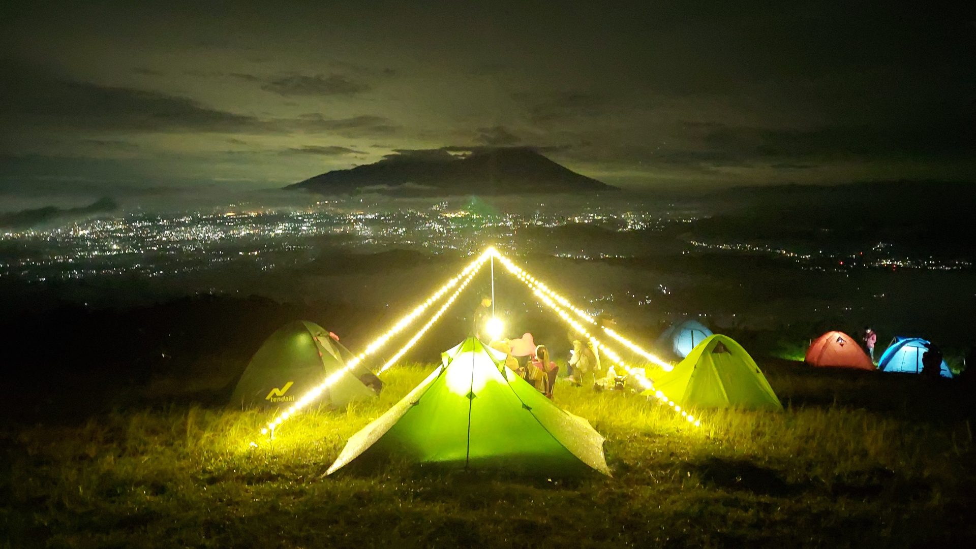 Puncak Peuyeum, Negeri Atas Awannya Kota Ciamis | Hibur.id