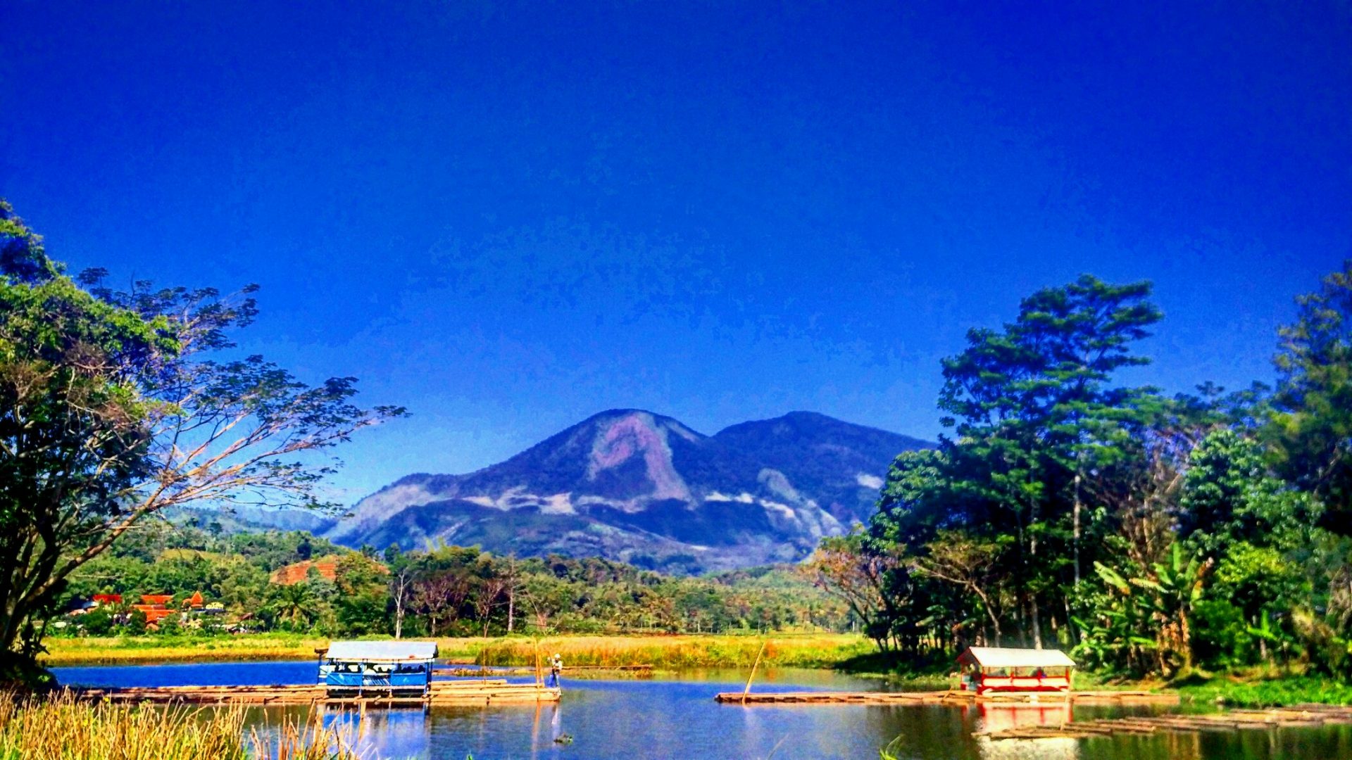 Inilah Keindahan Situ Cangkuang, Wisata Alami di Kabupaten Garut ...