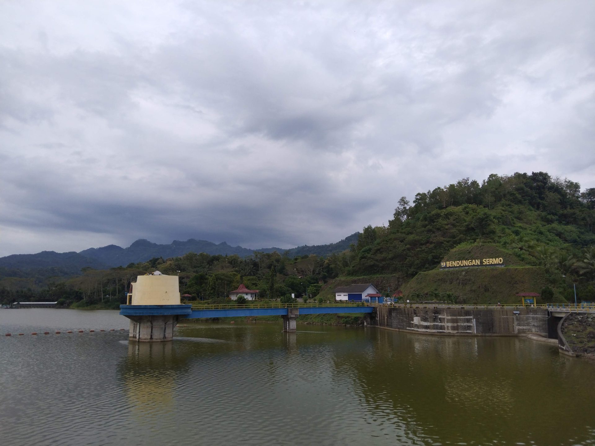 Wisata Waduk Sermo, Lokasi Wisata Di Yogyakarta Yang Sangat Kalau ...