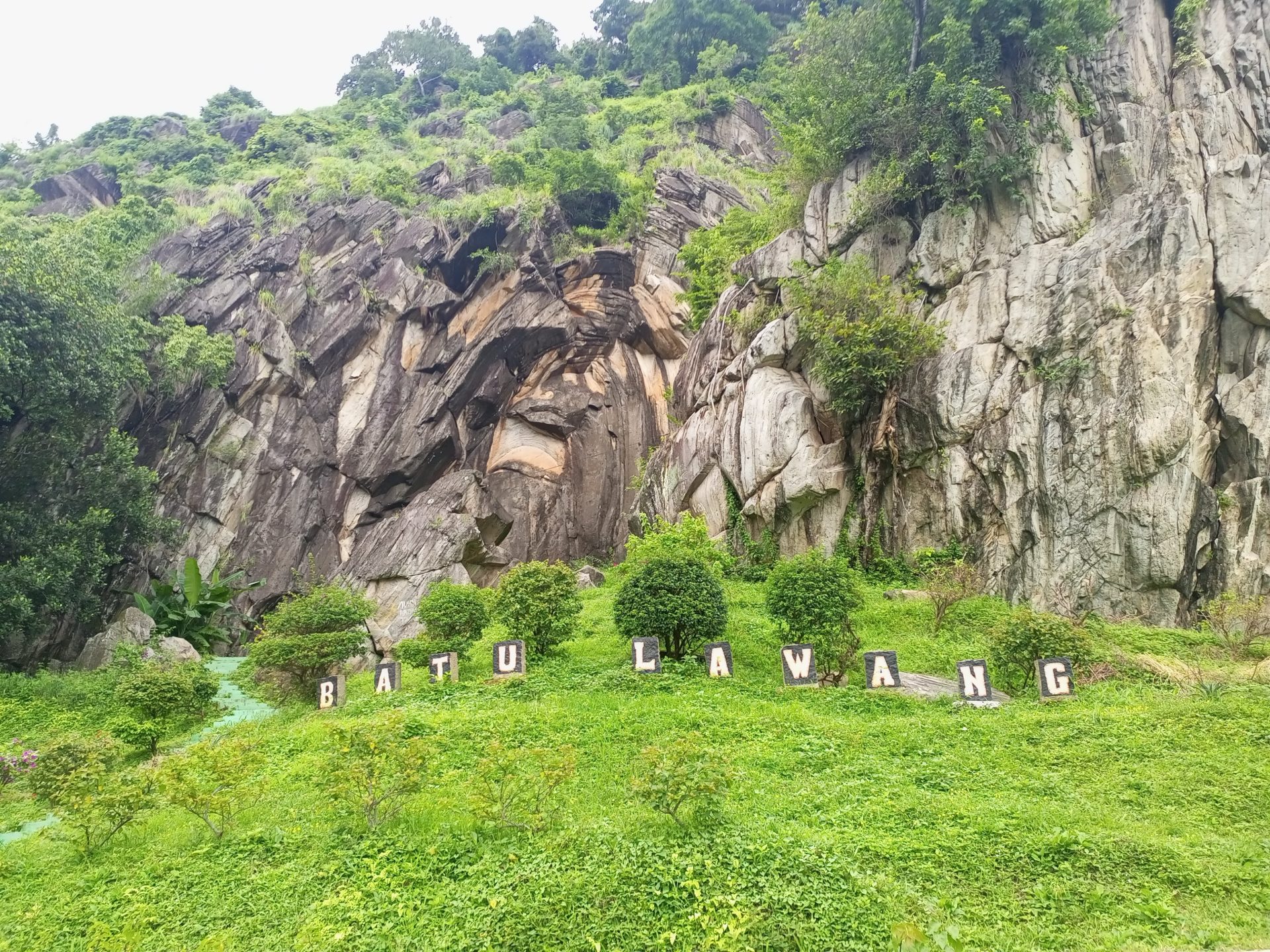 Batu Lawang, Lokasi Wisata Kebanggaan Kota Cirebon Yang Mempesona ...