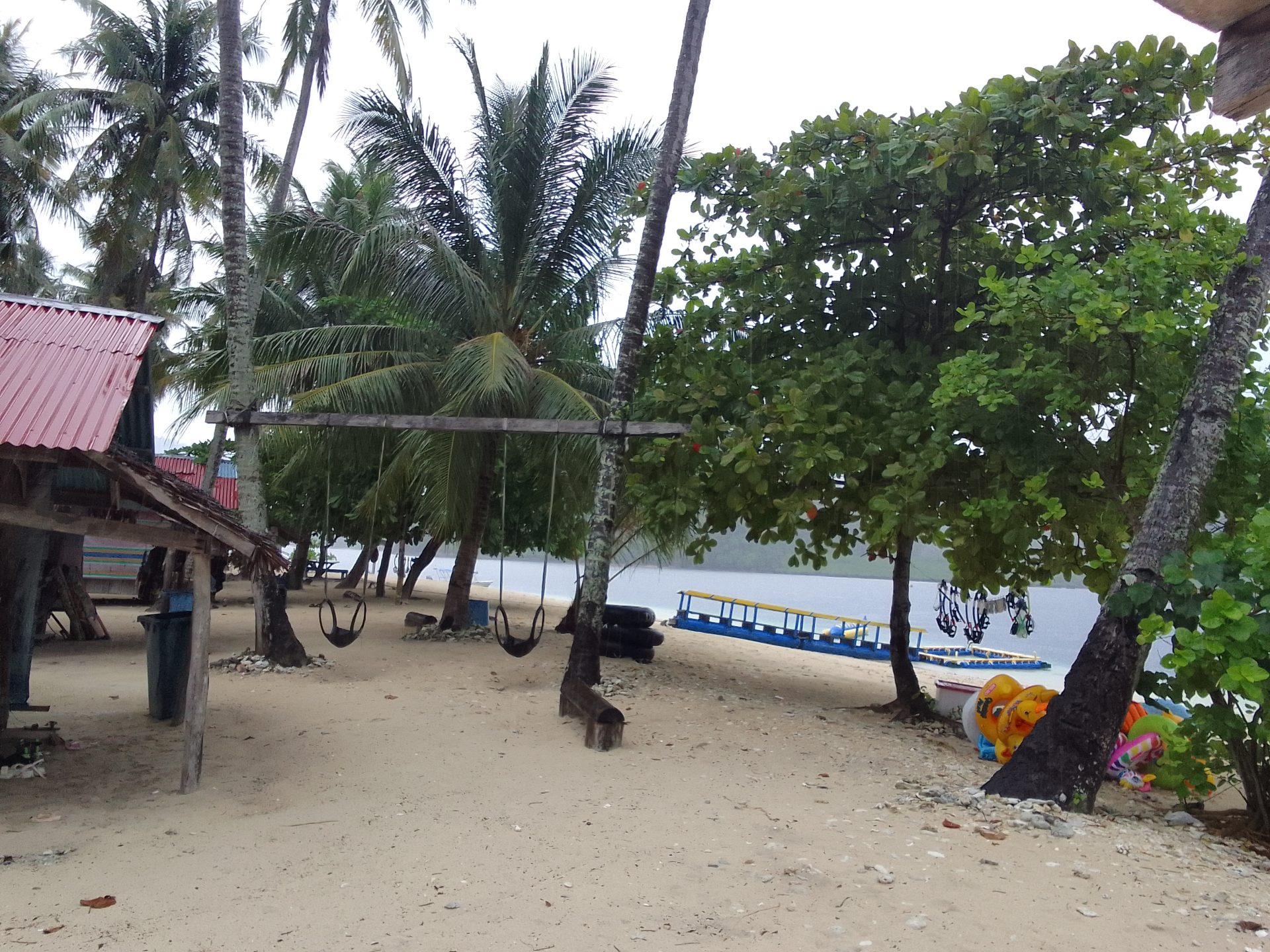 Yuk, Habiskan Waktu Liburan Dengan Berkemah Di Pulau Pasumpahan Yang ...