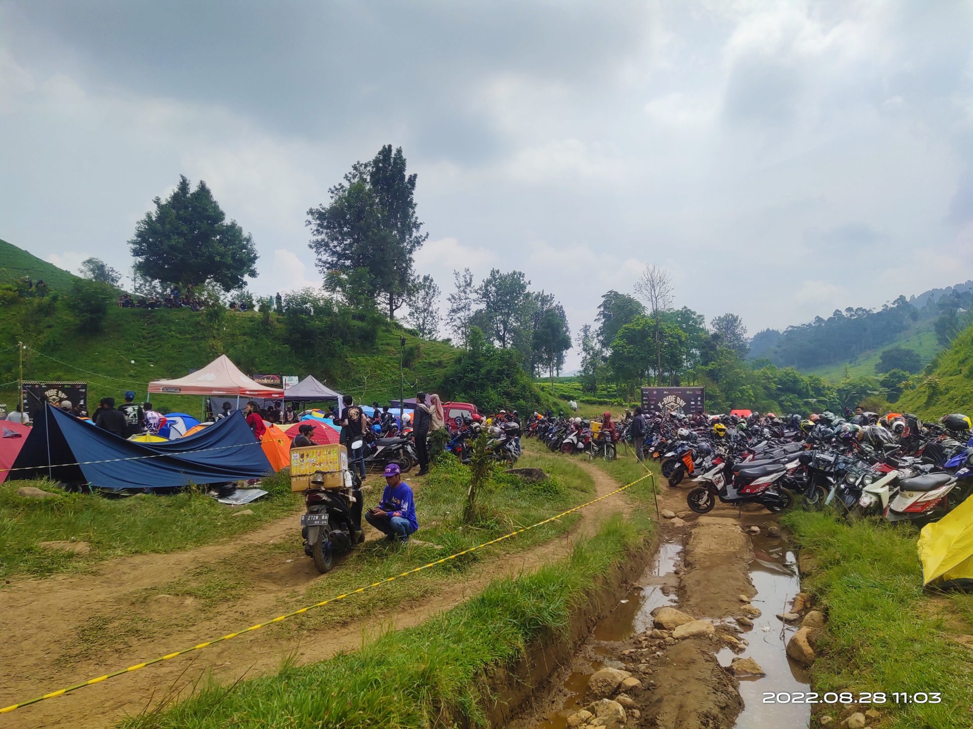 Menjauh Dari Keramaian Kota Dengan Berkemah Di Bumi Perkemahan Ranca ...