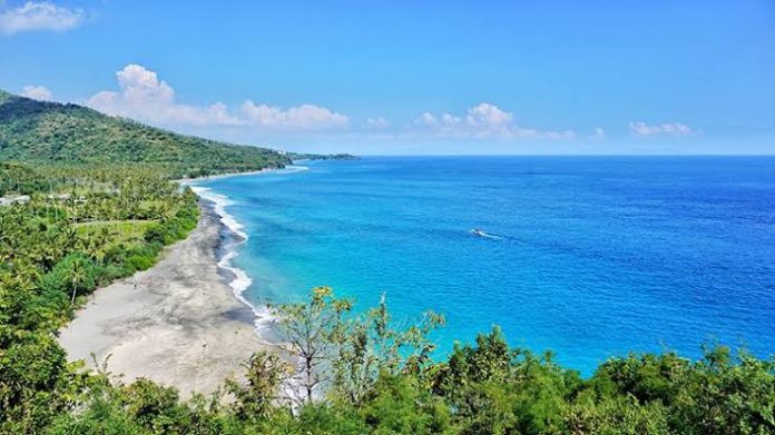 Menikmati Pesona Pantai Setangi: Surga Tersembunyi yang Menakjubkan ...