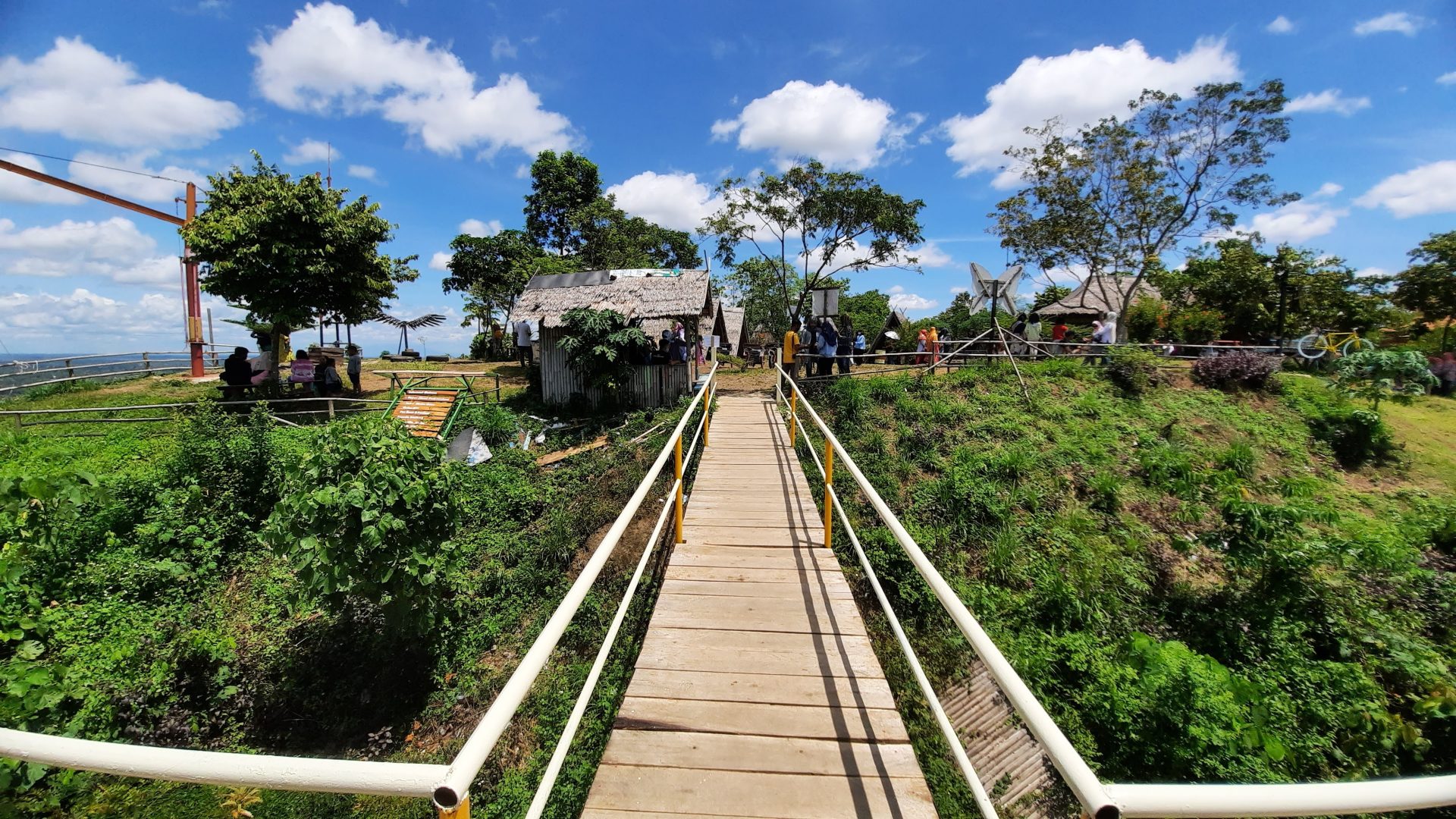 Menikmati Keindahan Bentang Alam Perbukitan Bogor Dengan Berkemah Di ...