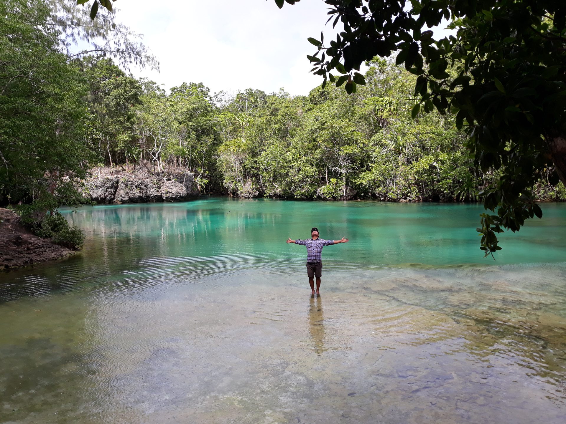 Menakjubkan! Keindahan Danau Sebening Kaca yang Ada di Indonesia | Hibur.id