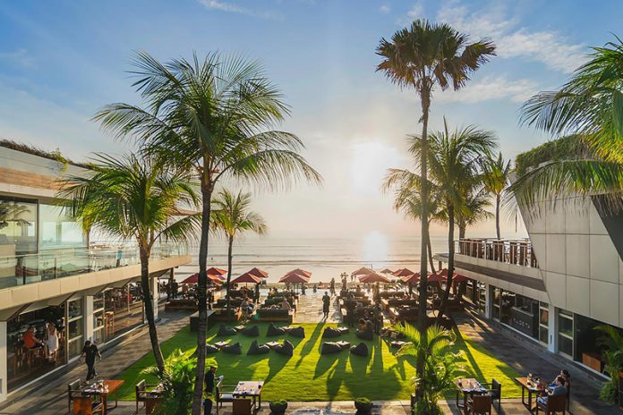 Nikmati Suasana Beach Club yang Mewah di Ku De Ta Bali - Destinasi ...
