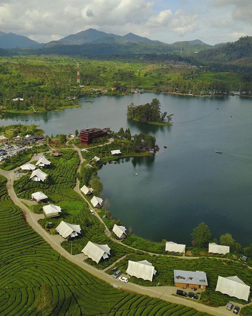 Glamping Seru di Bandung: Menginap di Tenda Mewah di Tengah Alam | Hibur.id