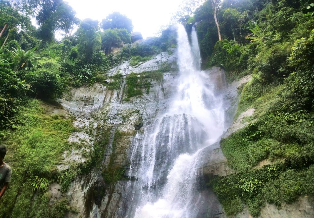 Keindahan Alami Tersembunyi: Menyelusuri Keajaiban Curug di Cianjur | Hibur.id