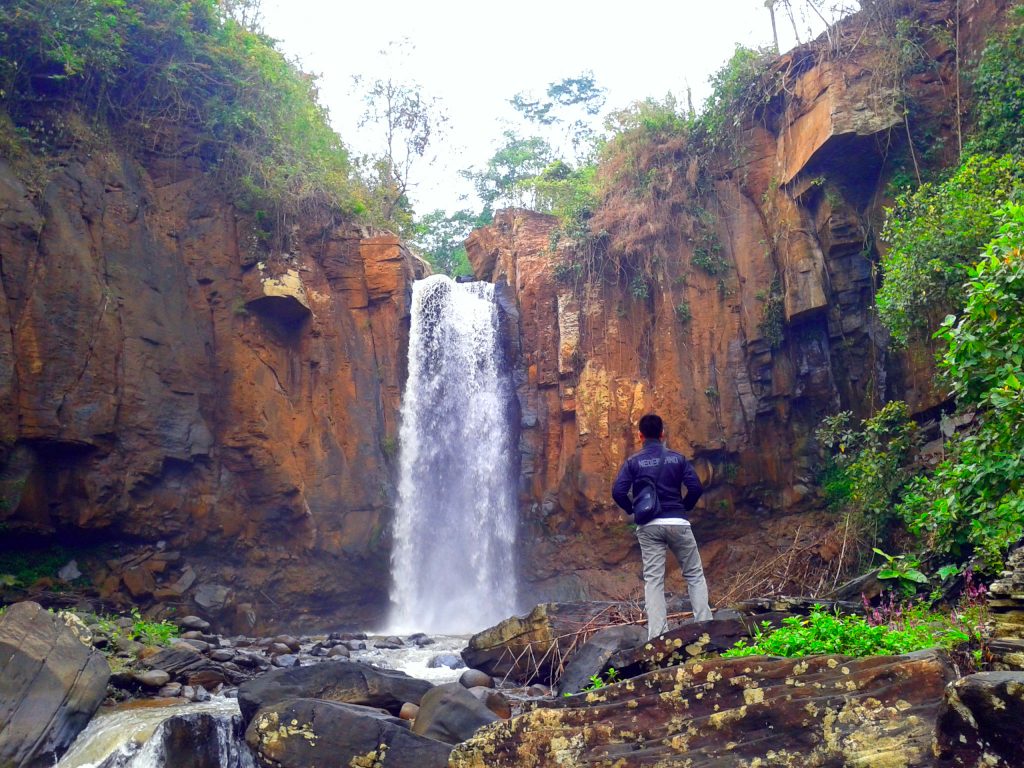 Kehangatan Alam dan Keajaiban Curug di Batang: Pesona Air Terjun yang ...