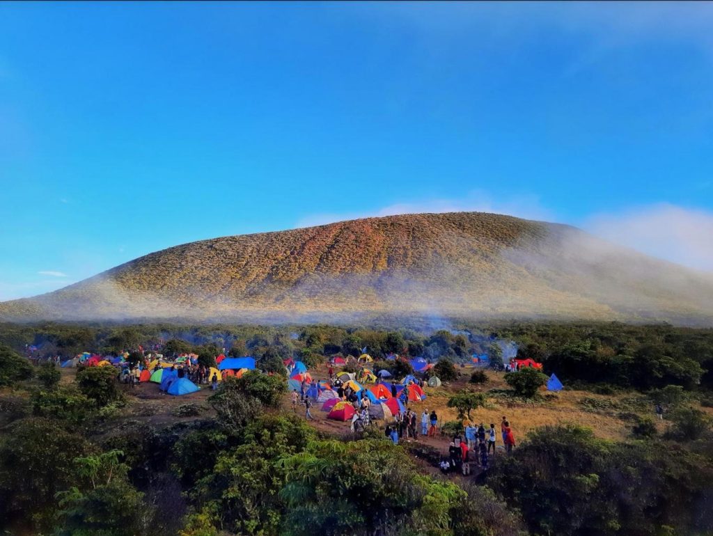 Gunung Dempo, Gunung Berapi Aktif yang Jadi Tempat Wisata Alam | Hibur.id