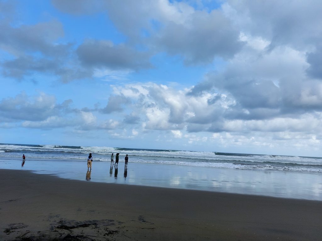 Keajaiban Pantai Cianjur: Menikmati Pesona Lautan dan Keindahan Alamnya ...