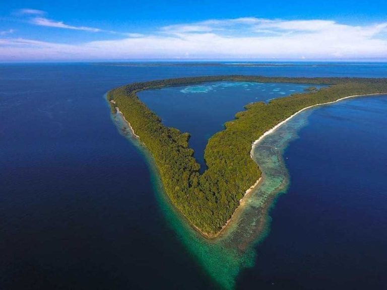 Eksplorasi Keindahan Pulau Tersembunyi di Kalimantan Timur | Hibur.id