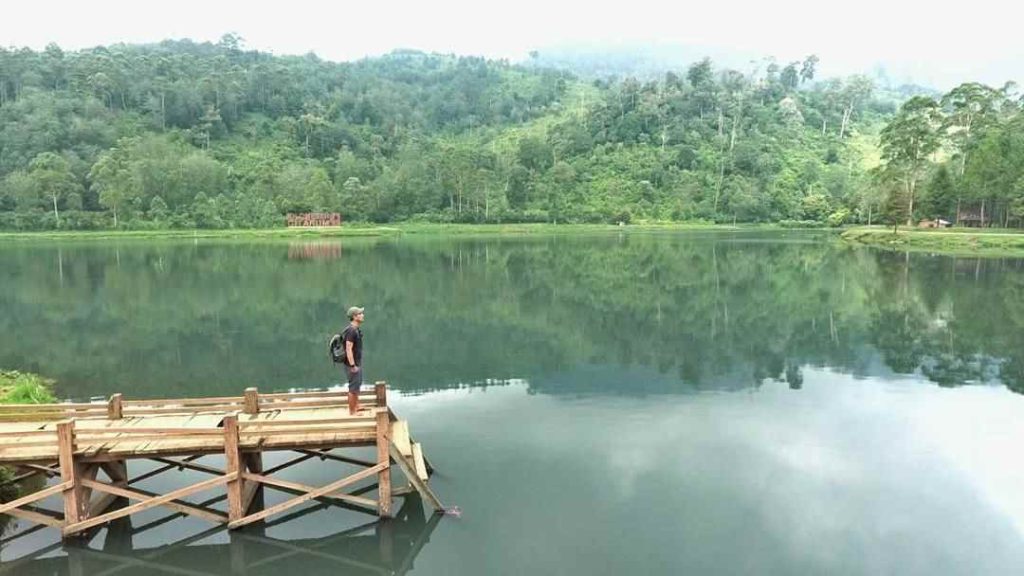 Pesona Danau Buatan di Indonesia: Keindahan dan Keunikan yang Perlu ...
